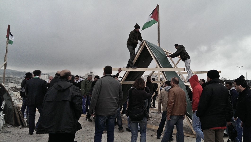 Bedouin protest camp against eviction from sensitive E1 area near ...